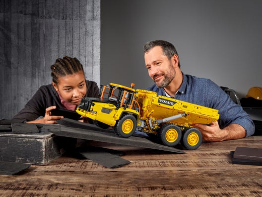 Lego dévoile un camion tombereau Volvo A60H - PDLV